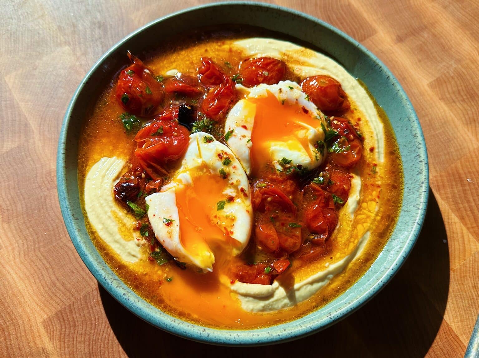 Poached Eggs with Roasted Tomatoes and Hummus - Carolina Gelen