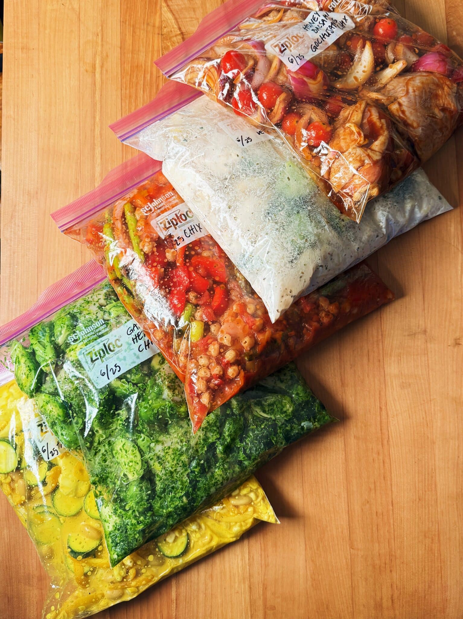 5 One Pan Dinner Recipes You Can Prep in a Bag - Carolina Gelen